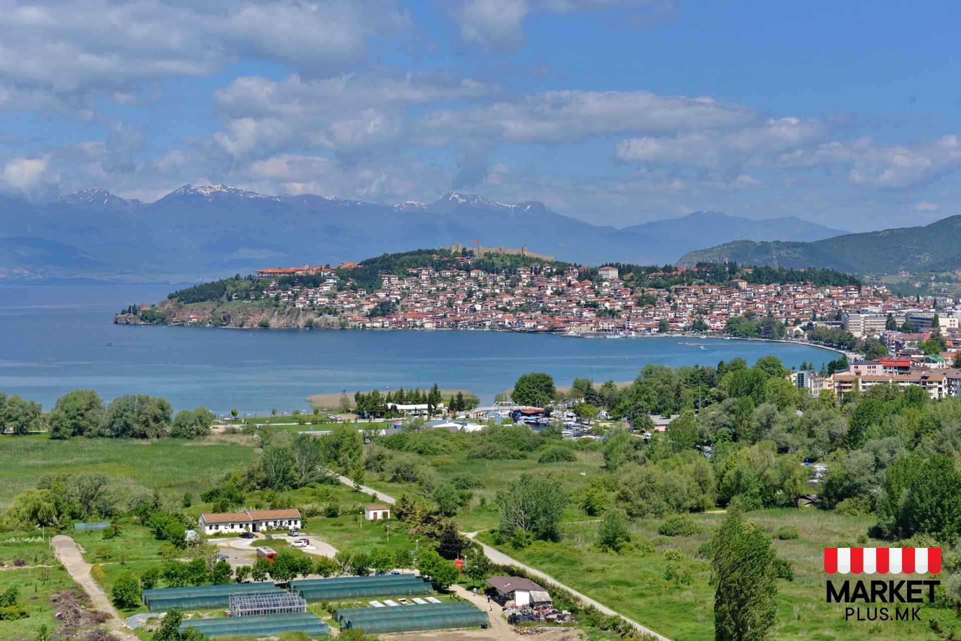 Sobi so kupatilo, parking, internet, terasa so pogled na ezero Villa ...