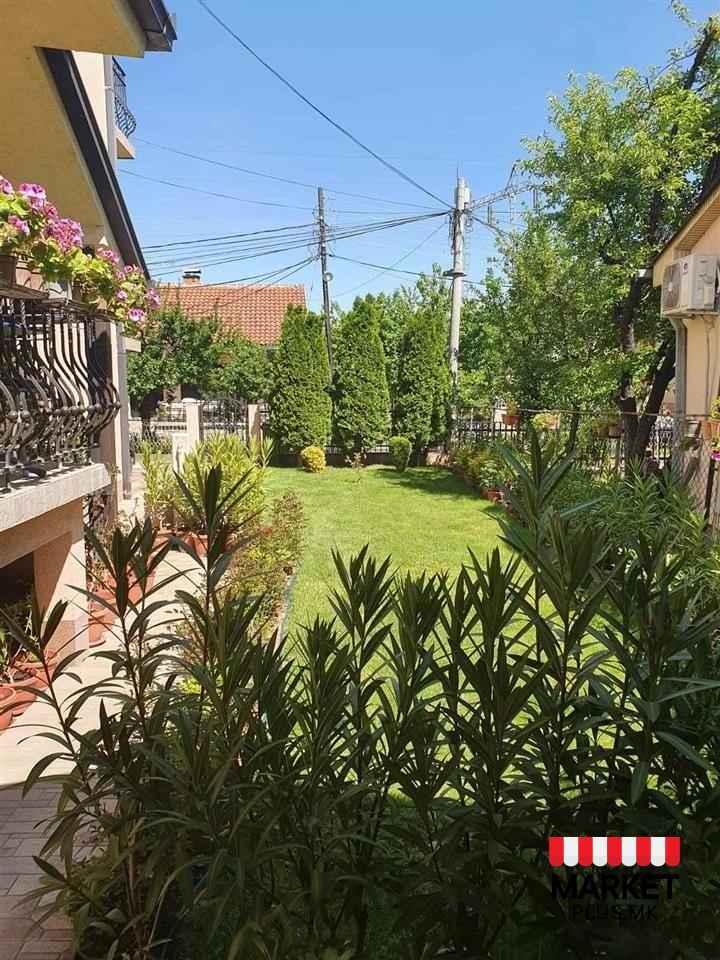 Kuka vo Radisani 231m2 so dvor 165m2 | marketplus.mk